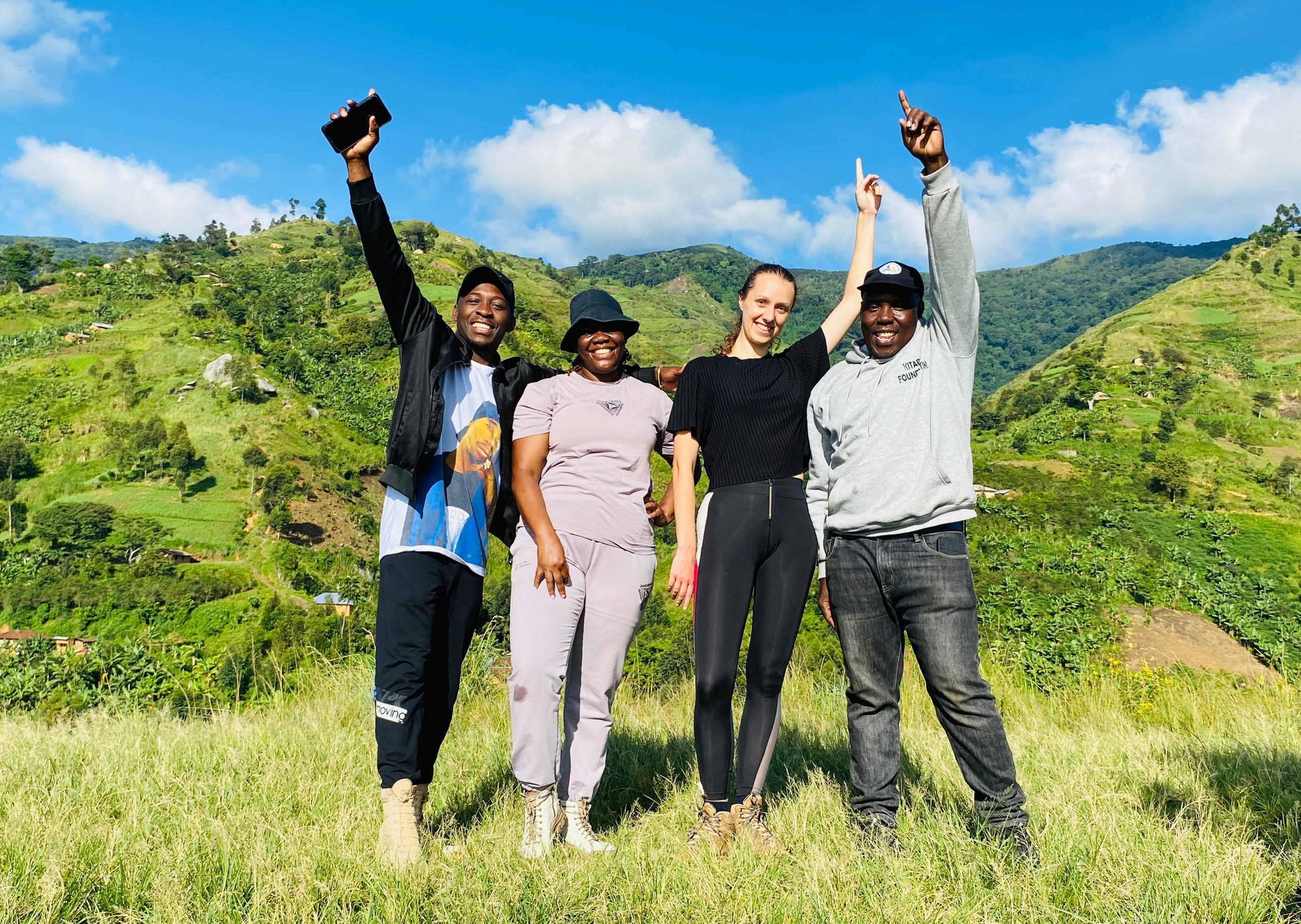 Hiking Friends to the Mountains of the Moon: An Adventure of nature ...